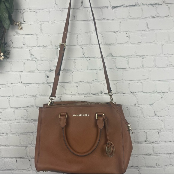 Michael Kors | Bags | Michael Kors Sutton Medium Saffiano Leather ...